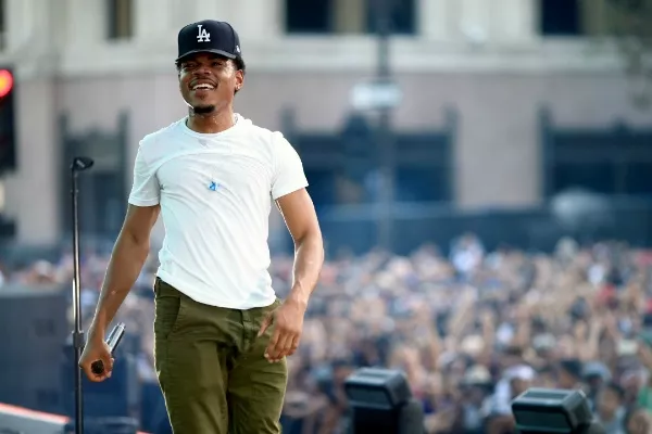 Se Chance The Rapper optræde med sit nye album